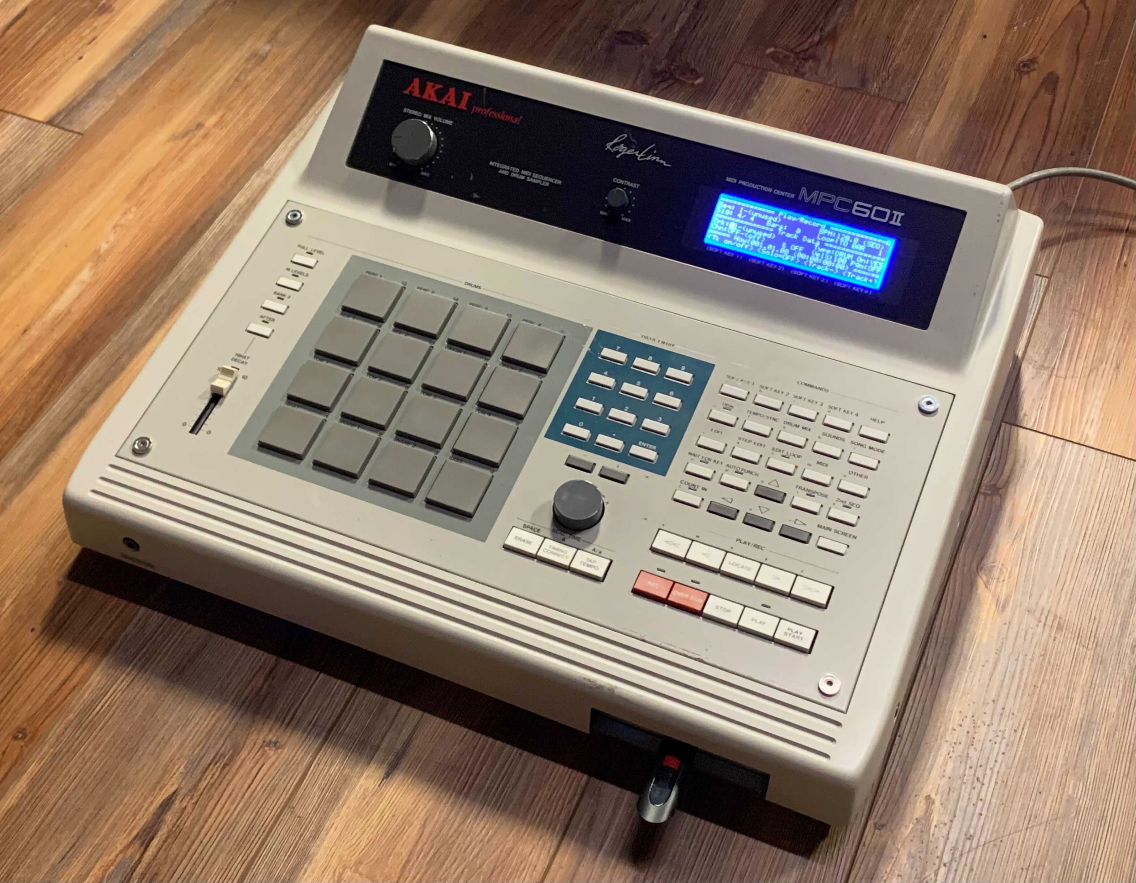 Akai MPC60 II photo gallery - Syntaur