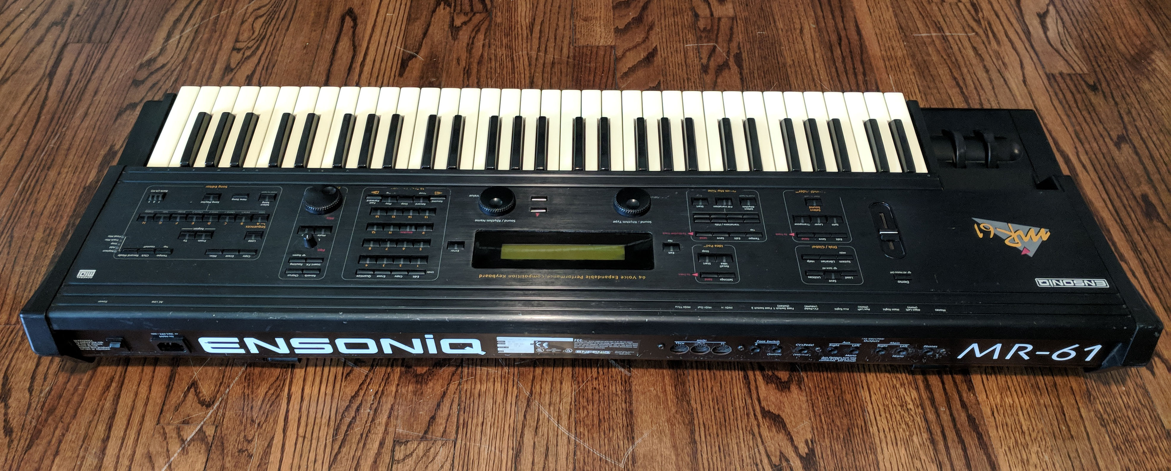 Ensoniq MR-61 photo gallery - Syntaur