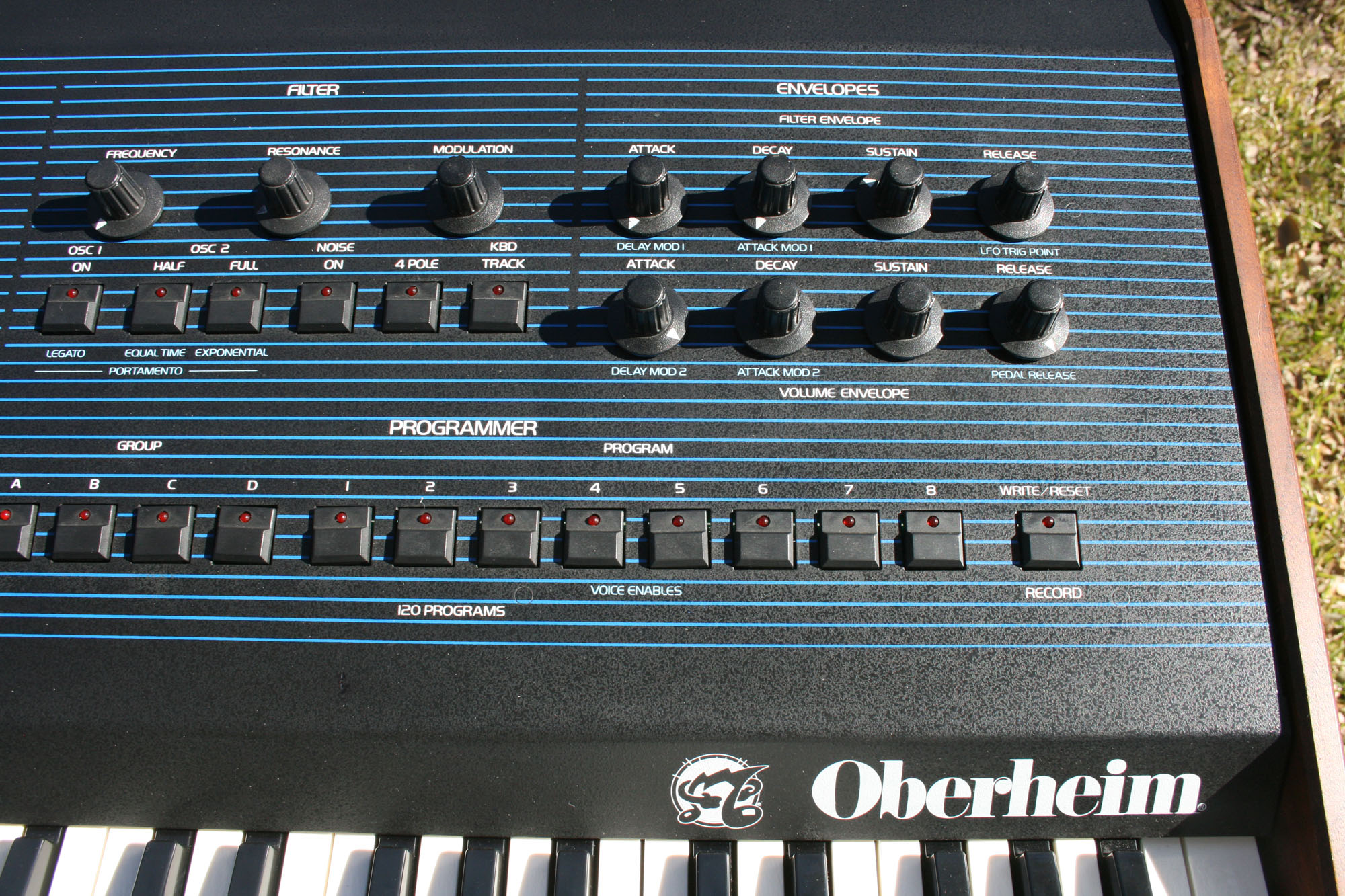 Oberheim OB-8 photo gallery - Syntaur