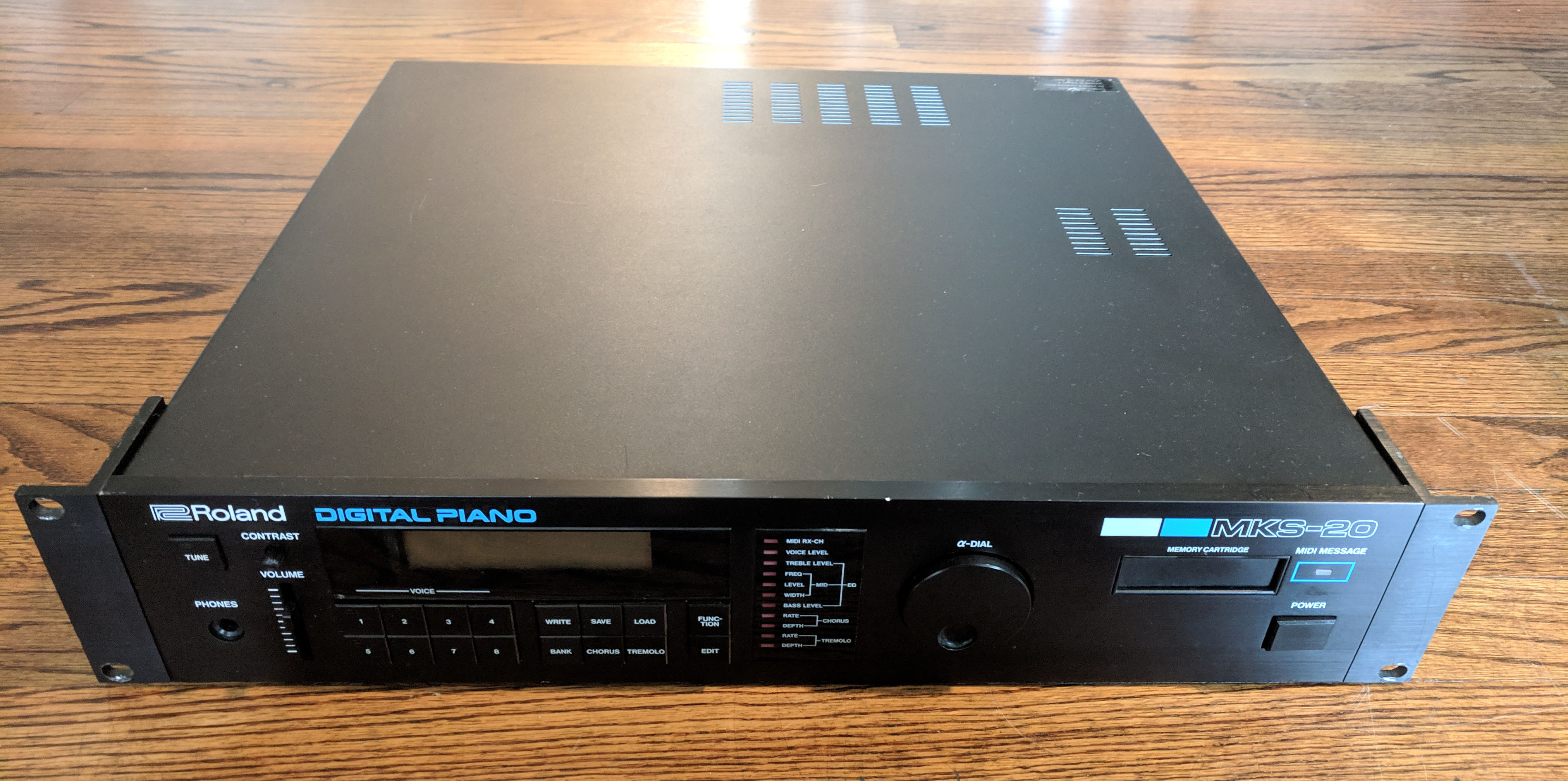 Roland MKS-20 photo gallery - Syntaur