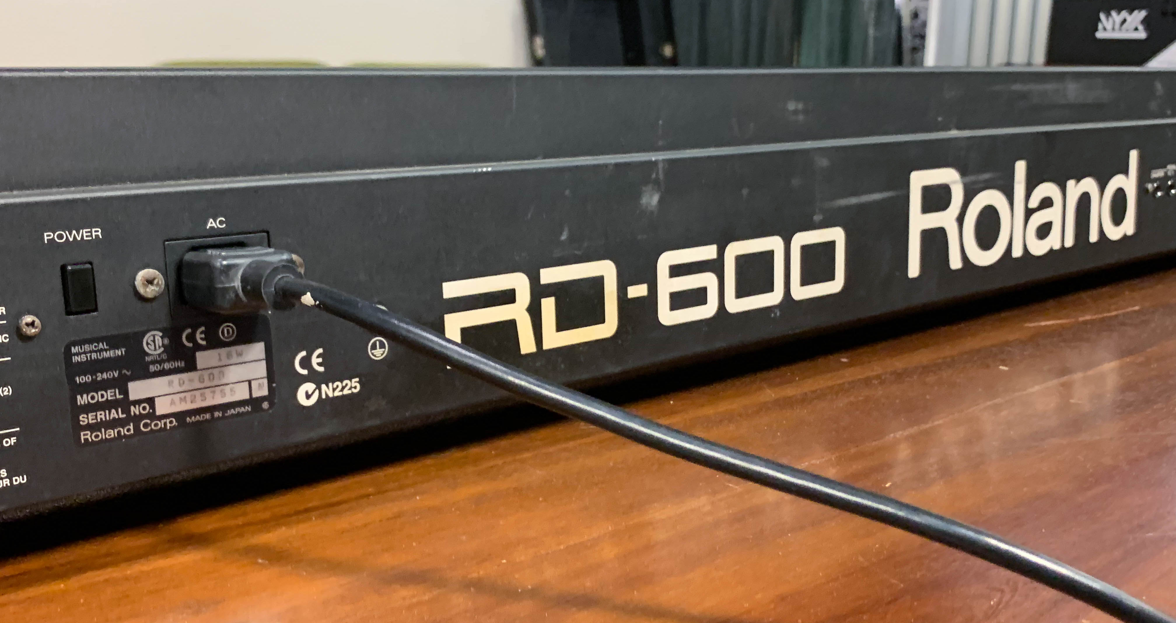 Roland RD-600 photo gallery - Syntaur