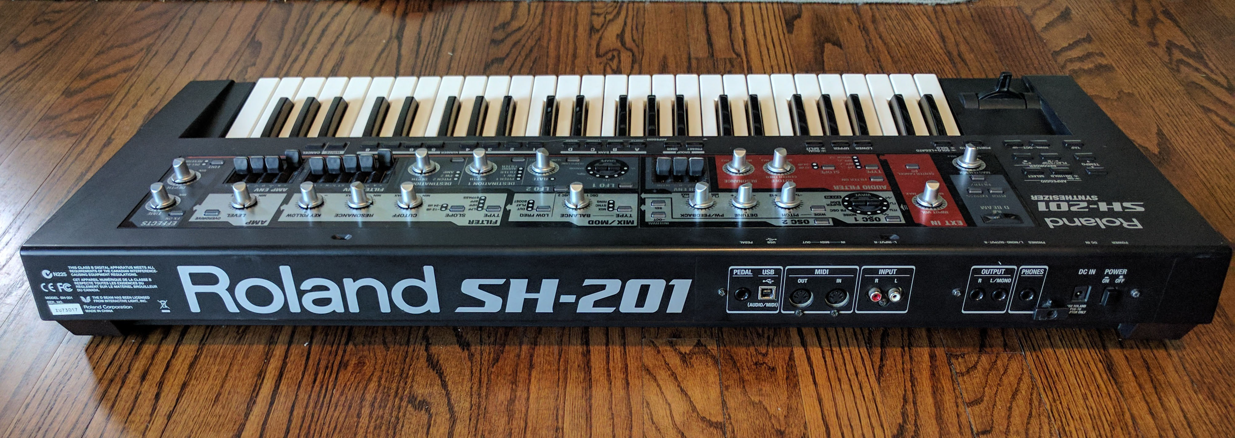 Roland SH-201 photo gallery - Syntaur