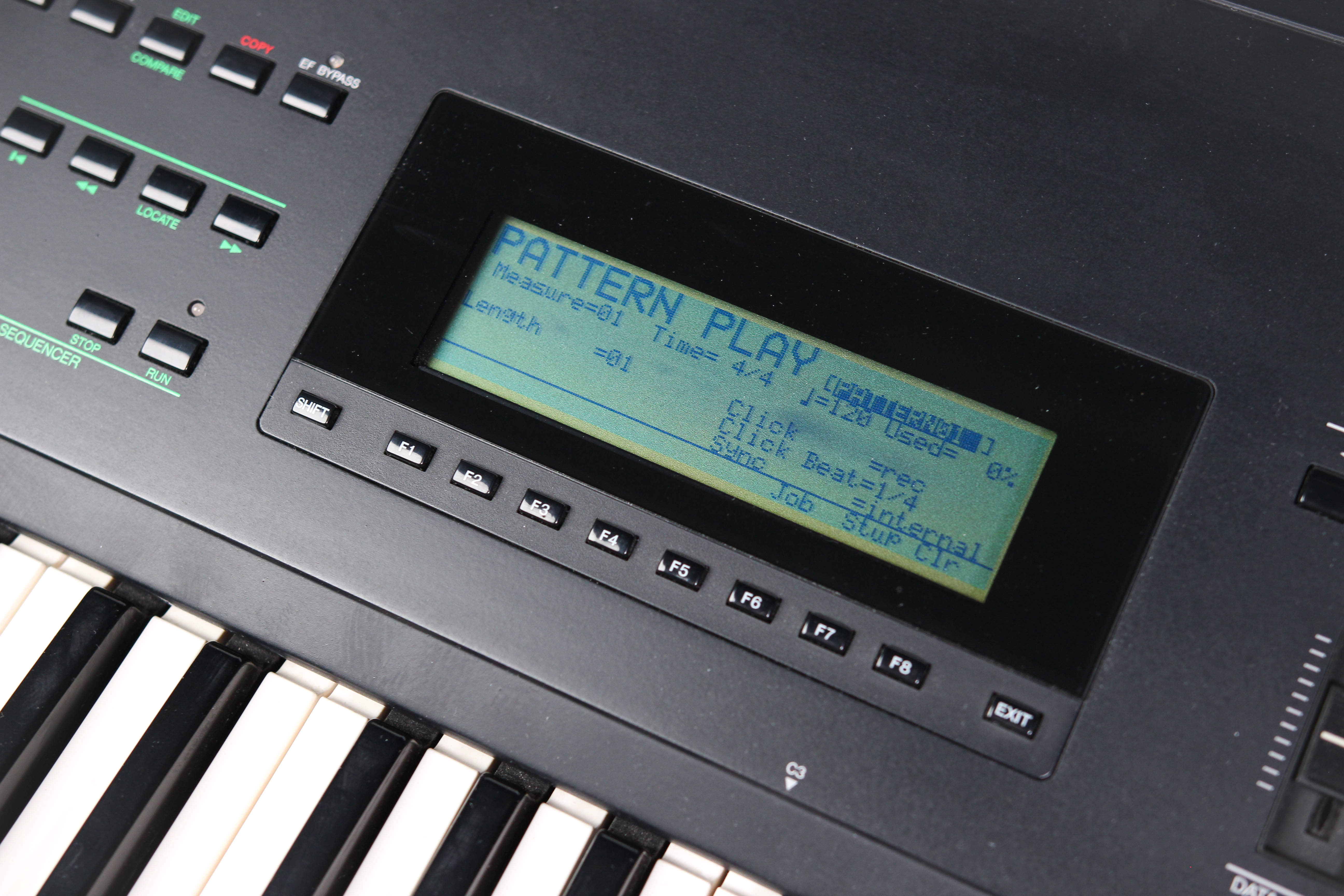 Yamaha SY77 photo gallery - Syntaur