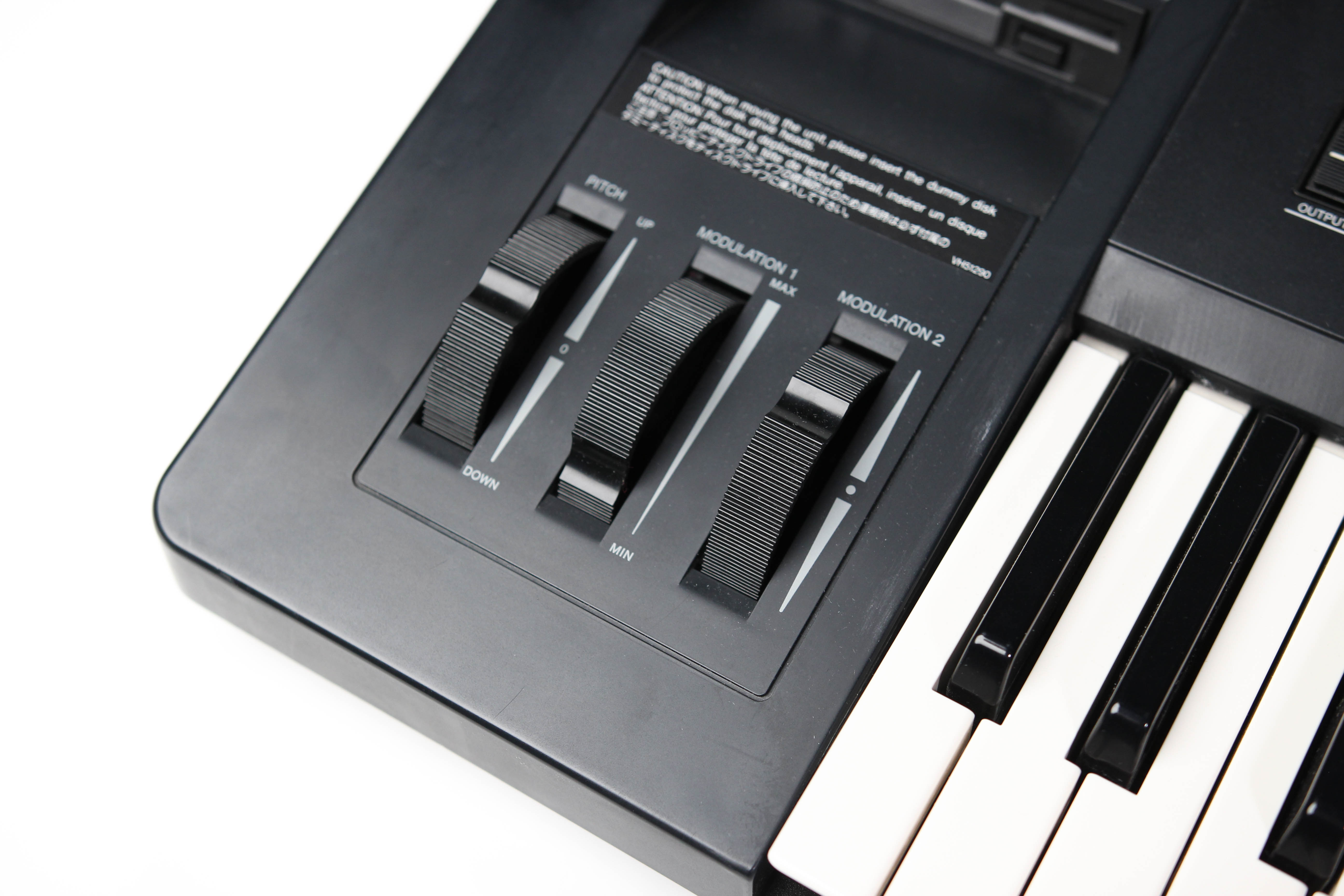 Yamaha SY77 photo gallery - Syntaur